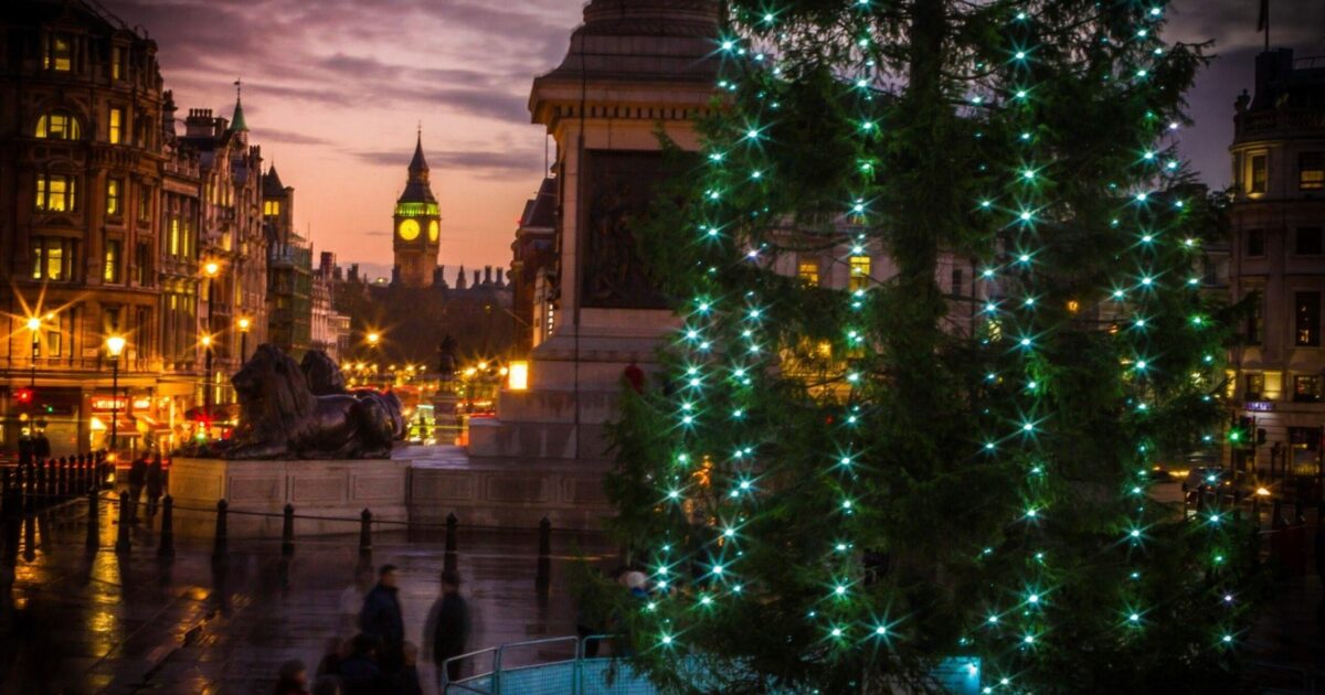 A VERY BRITISH CHRISTMAS: WHEN OLD TRADITIONS MEET NEW – HOUGHTON ...